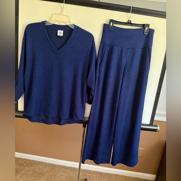 CAbi | Pants & Jumpsuits | Cabi Cuddle Tee Set Cobalt Blue Vneck Top ...